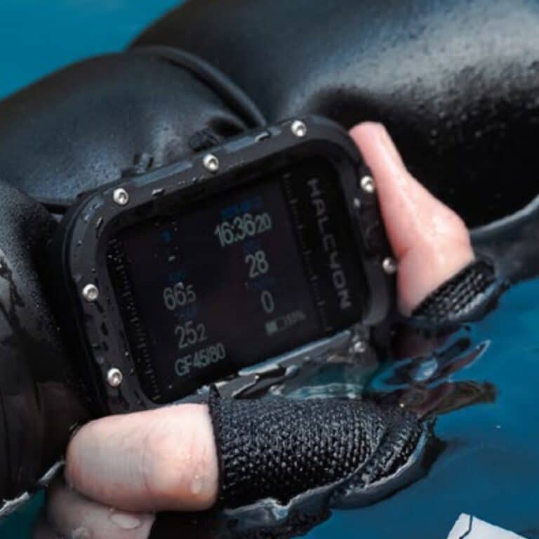 Immergiti nel futuro con il computer Symbios Handset Halcyon